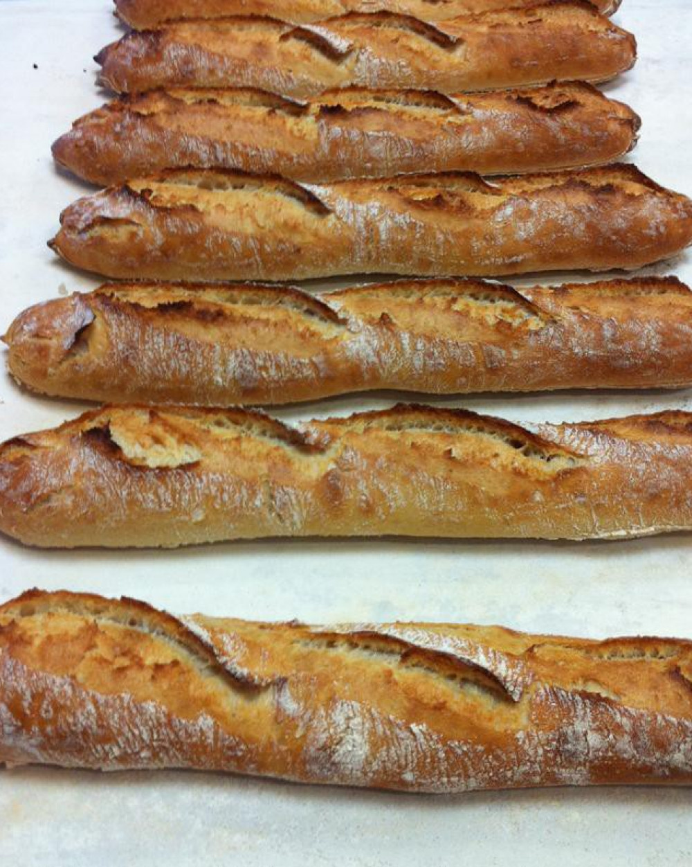 Ficelle de Tradition Française Classic au Levain | Boulangerie Ador Le ...